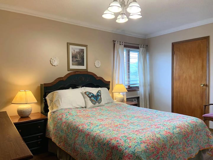 Walk About 10 Minutes To The Falls, （Suite2 Blue） - Niagara Falls