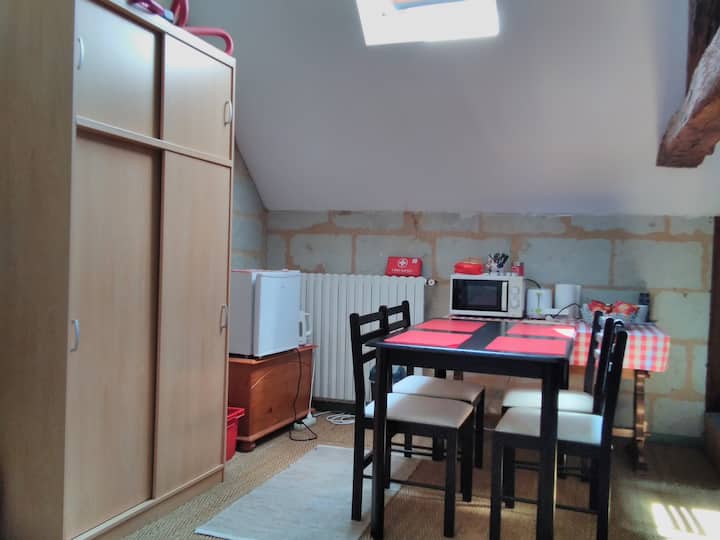 Private Room With Private Bathroom In Family Home. - Saumur