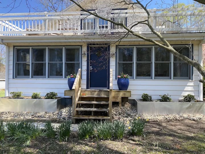 Sleeps 8, North Of St. Joseph - Benton Harbor, MI