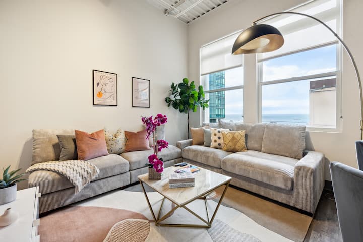 Downtown 3bd Penthouse| Lake Mich Views +Gym - Chicago