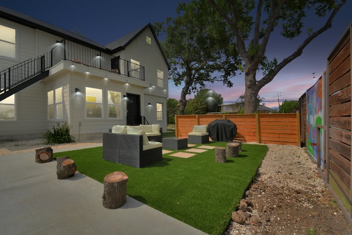 Fully Gated W/parking, Perfect For Large Groups - Houston, TX
