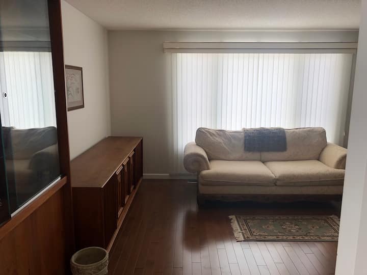 Cheerful 3 - Bedroom Home Walking Distance To Hsn - Greater Sudbury