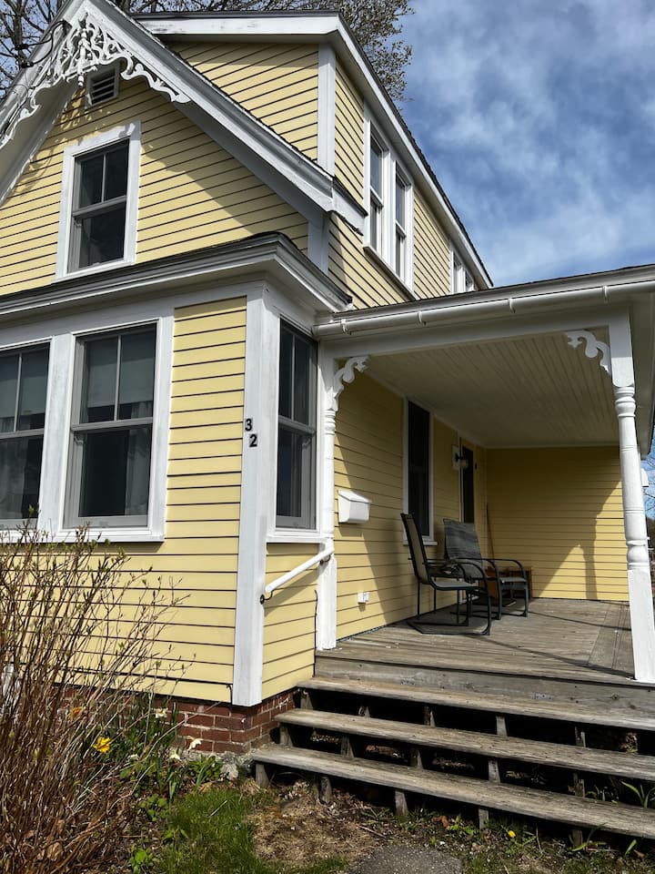 Classic, Adorable Cottage By The Seaside. - Belfast, ME