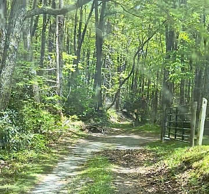 Walnut Mountain Hideaway, near Appalachian Trail! - Campsites for Rent ...
