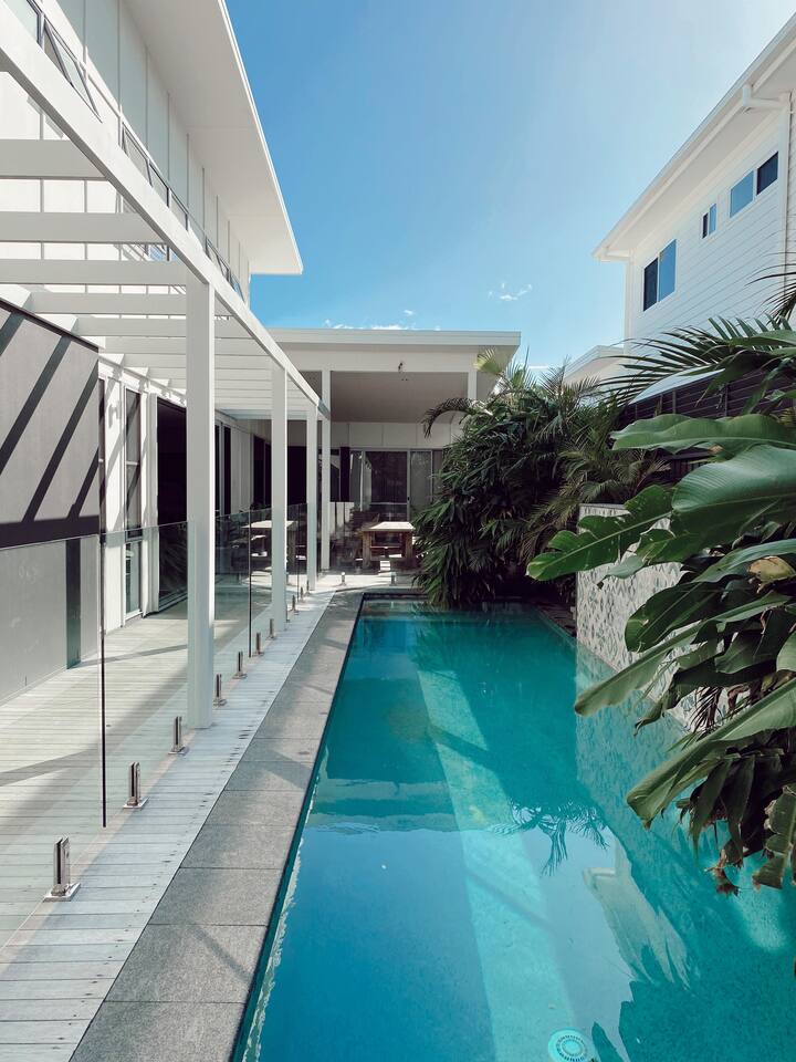 Daybreak Vista. A Modern Beach Home. - Kingscliff