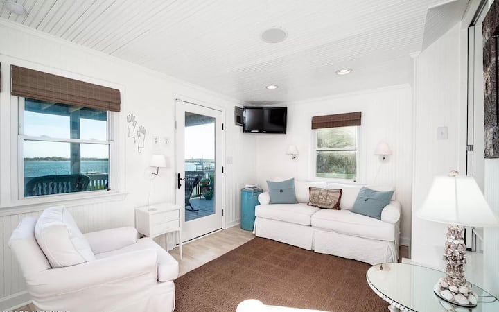 Spectacular Ocean Getaway, Vacation Done Right! - Beaufort, NC