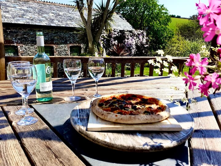 Spacious Cottage With Rescue Animals In 25 Acres - Saltash