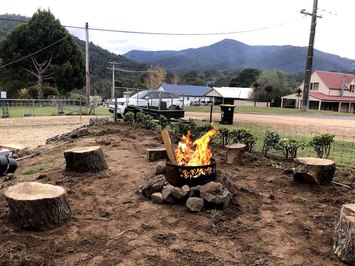 Cheerful 3 Bedroom Front Home With Mt Buller Views - Mount Buller