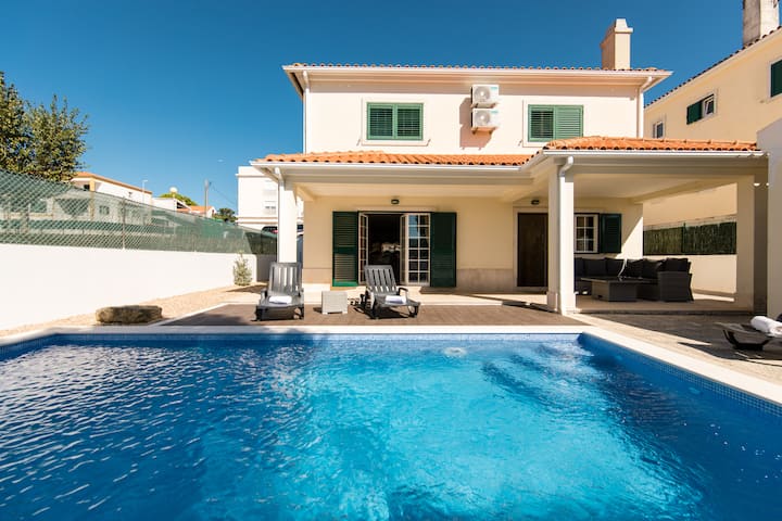 Moradia De 3 Quartos Com Ar Condicionado E Piscina - Sesimbra