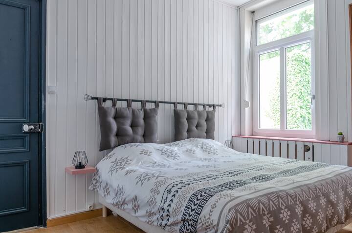 Agréable Maison De Ville Chambre Rose Privée - Calais