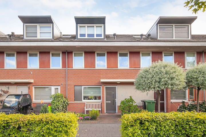 Spacious house, close to the nature - Houses for Rent in Amstelveen ...