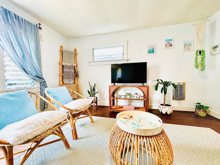 .:The Beach Hive:. Downtown Encinitas - Encinitas, CA