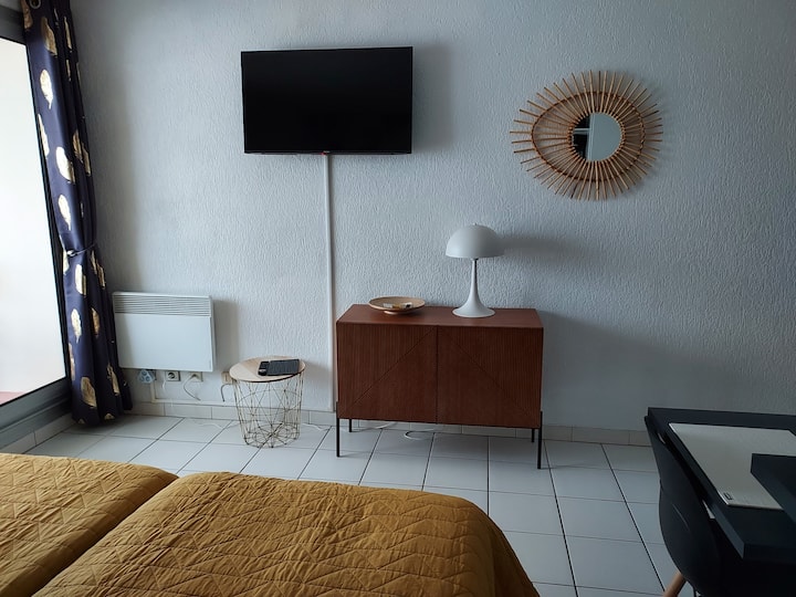 Studio Front De Mer  Balcon Vue  Pano  Et Piscine - Biarritz