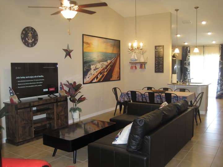 Stars And Stripes. 3 King/2 Twin Xl Beds - Palm Coast, FL