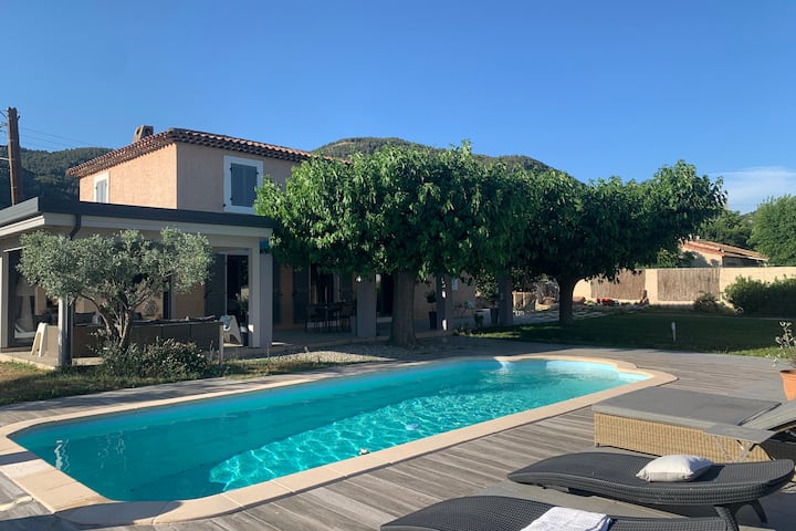 Villa Provençale Avec Piscine. - Cuges-les-Pins
