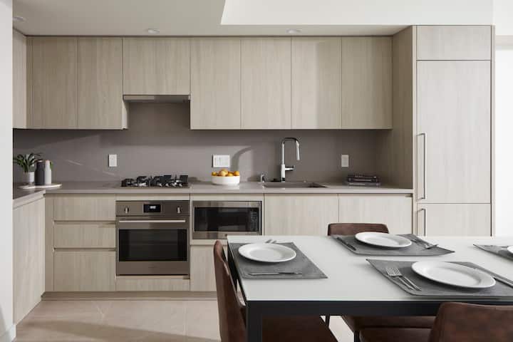 Level Seattle - Luxury Deluxe Two Bedroom Suite - Seattle, WA