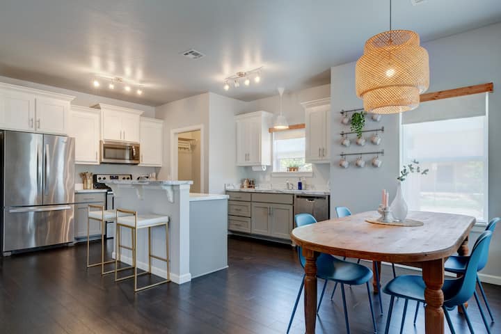 Flash Sale! Cheery Central By Downtown 3bd 2bth - Boathouse District - Oklahoma City