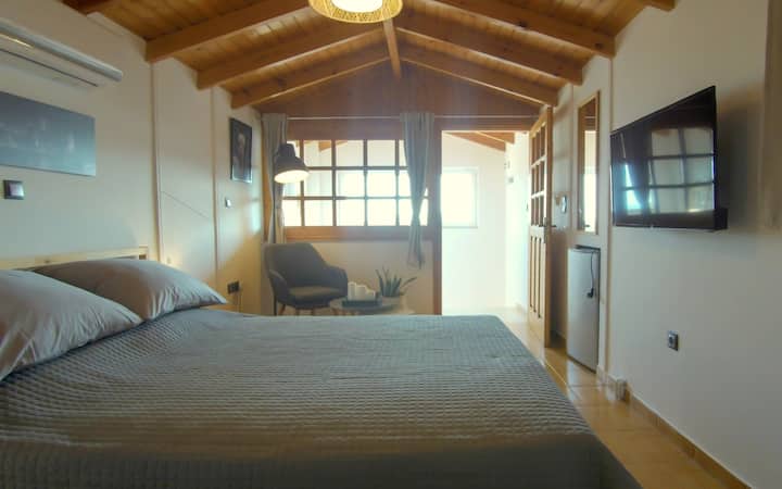 Augoustinos Silver - Sea Side, 1st Floor & Attic - Луца