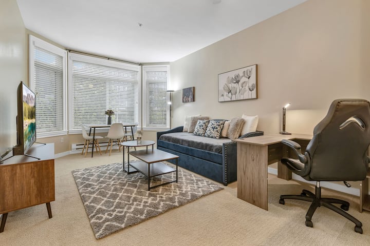Lovely Belltown Suite W/ Free Parking, Pike Place! - Seattle, WA