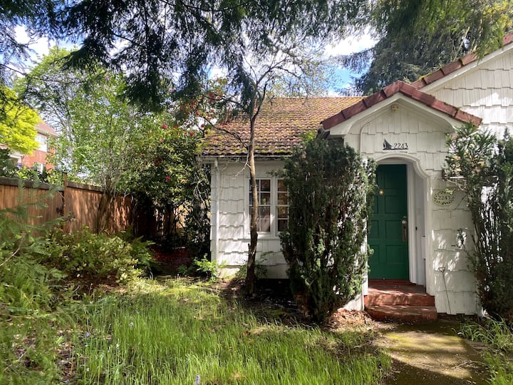 Redwood Lodge - On The Uofo Campus - Eugene, OR
