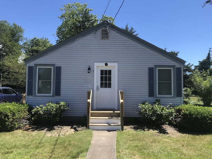 Salt Air For The Soul - Cozy Beach Cottage - East Beach, Westerly