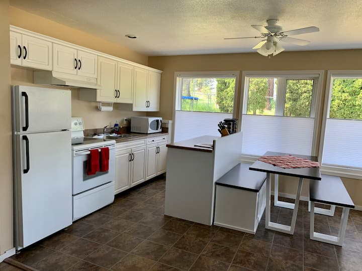 Delightful Suite With A Lake View. - Kelowna
