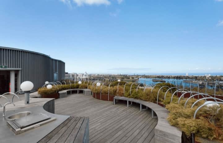 Stylish 2 Bedroom Apartment In The Heart Of Melb - 멜버른
