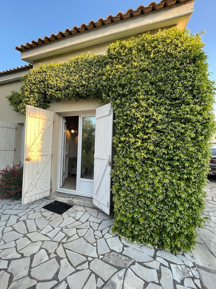 Le Studio,
À 300 Mètres Du Golf De Massane - Vendargues