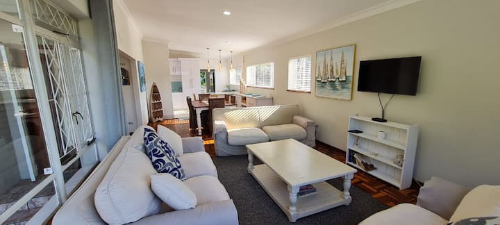 Coastal 3-bed Home Ramsgate | Close To The Beach! - Ramsgate