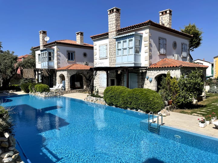 Entire Home In Alaçatı 3 Bedroom With Pool - Alaçatı