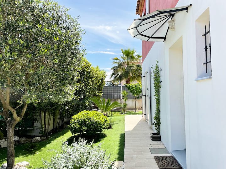 Magnifique Villa Dans Le Golfe De Saint-tropez - Cogolin