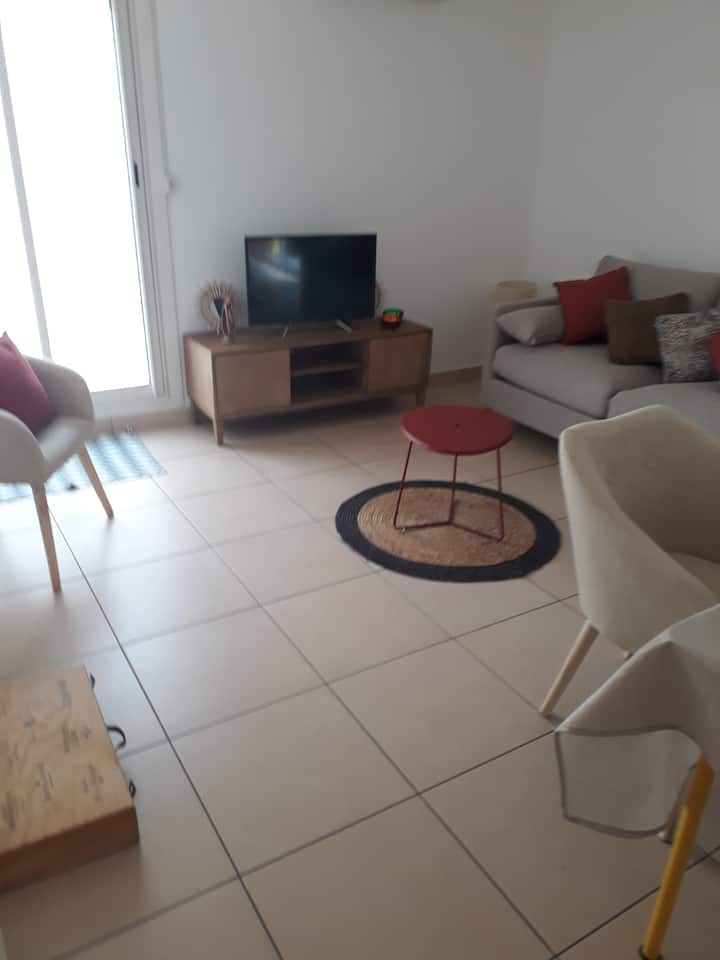 Charmant Appartement Avec Terrasse, Proche Du C.v. - Perpignan