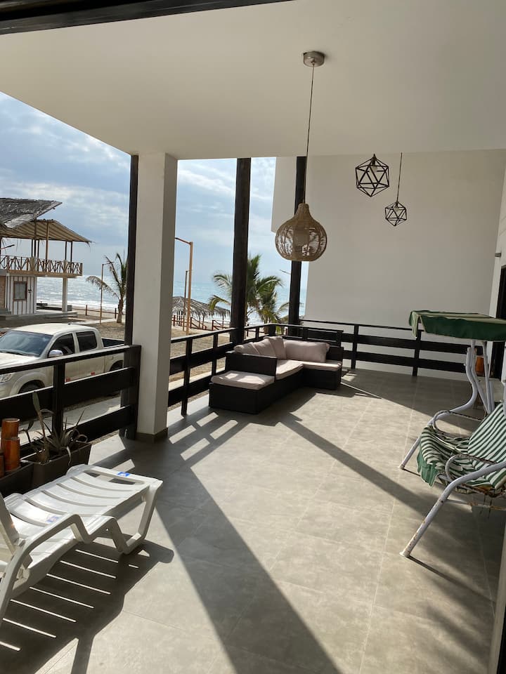 Agradable Casa De Playa Con Terraza - Peru