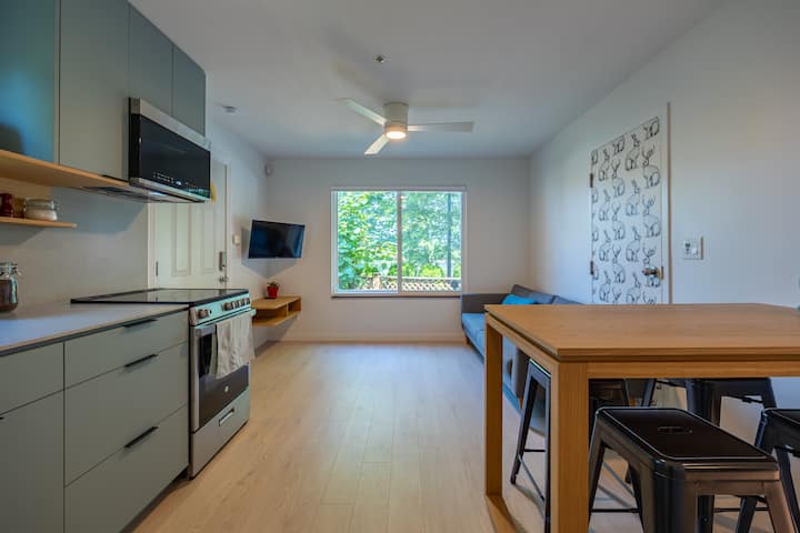 Cozy 2 Bedroom Place In Vancouver! - 列治文