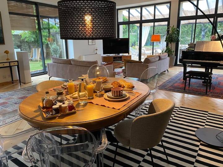 Chambre 25m2, Petit Déjeuner Inclus, Terrasse - Beaune