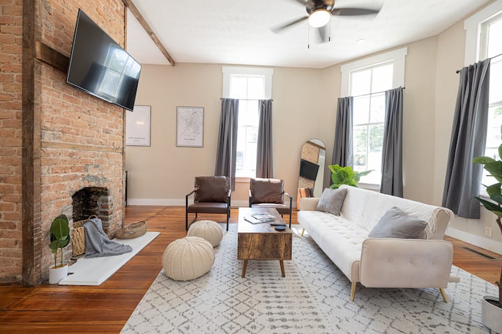 Stylish River City Retreat - Unit A - Columbus State University, Columbus