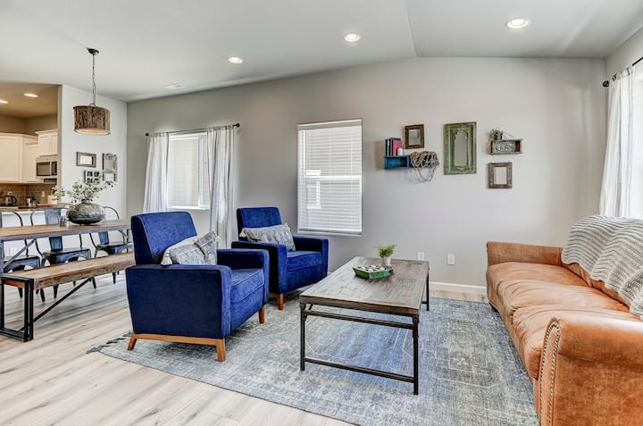 Brand New Townhome With Views Of Pike's Peak - Colorado Springs, CO