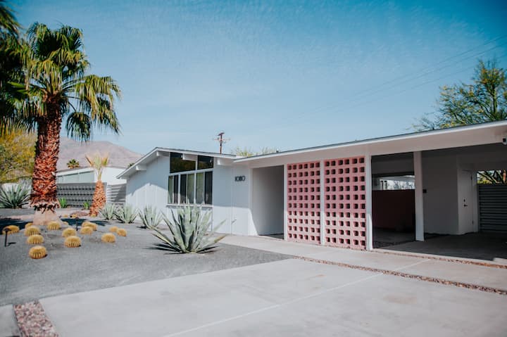 Desert Adobe - Gorgeous Mid Century With Pool - 棕櫚泉