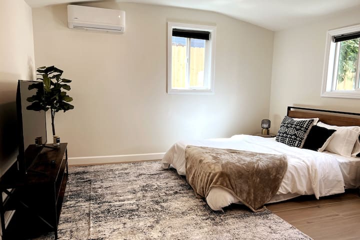 Private Artistic Suite-free Wi-fi Parking | Yard - Pasadena, CA