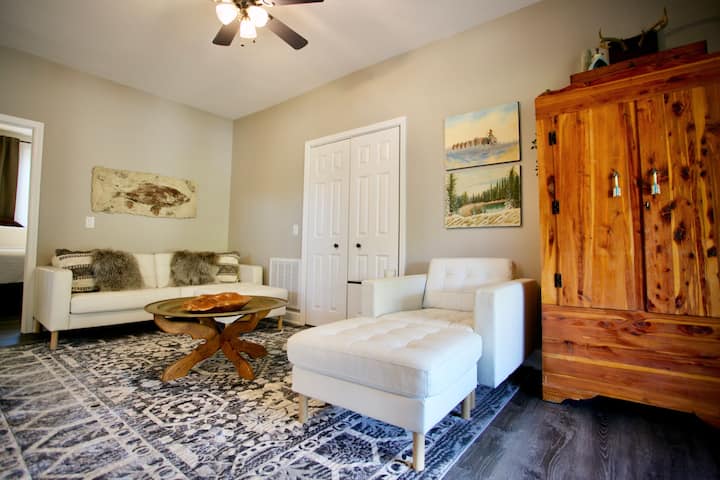 Historic Downtown Ellijay Apartments Unit B - Ellijay, GA