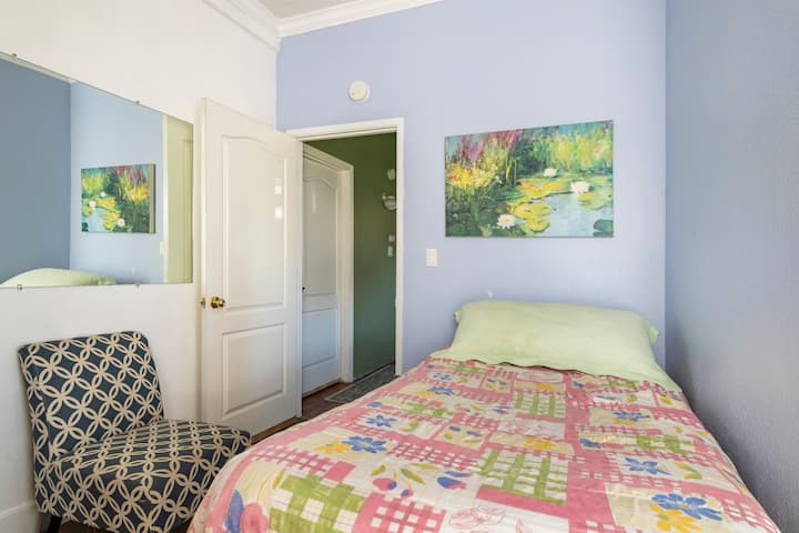Cheery Flower Room In A Victorian Home - Oakland, CA