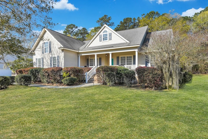 Quiet Neighborhood W/private Patio, Pond & Firepit - Savannah, GA