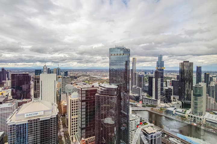 Stunning Views From Our 2 Bedroom  Apartment - Kensington