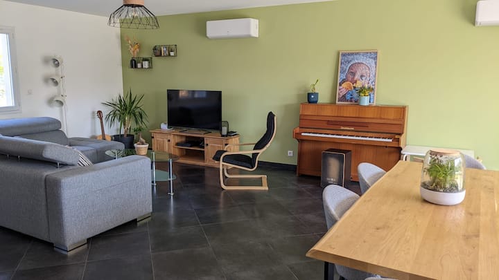 Villa Climatisée Avec Piscine. - Montélimar