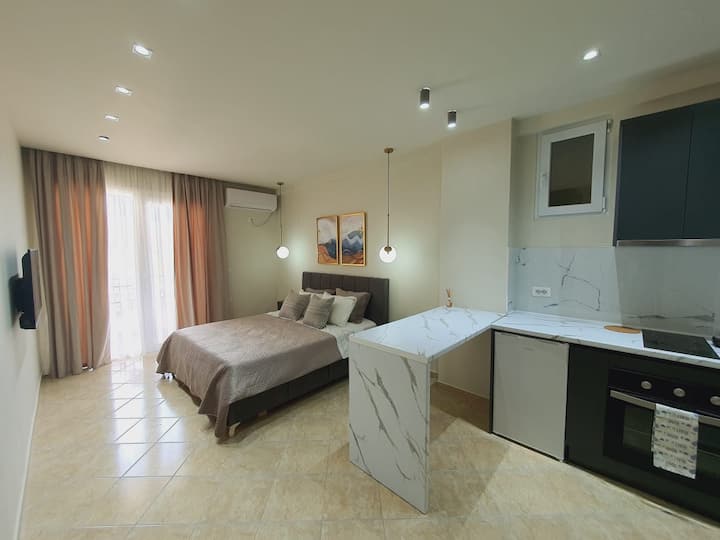 Dais Apartment Near The Sea - Vlorë