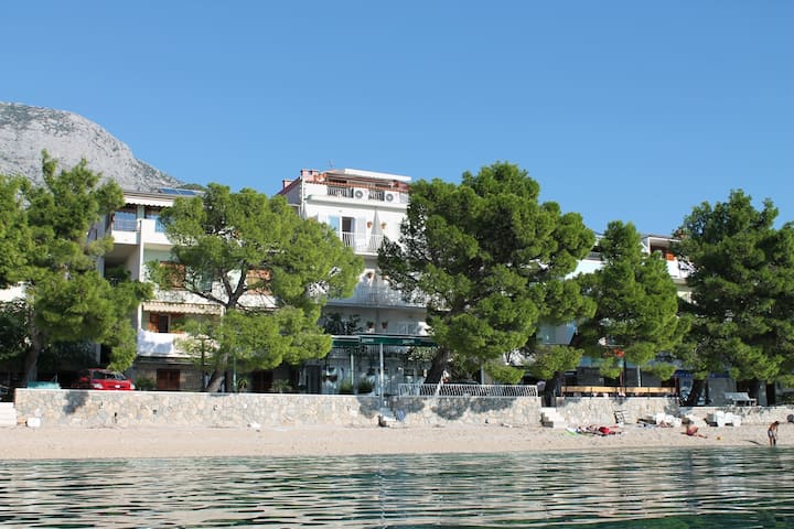 Apartment Type A Beachfront, Villa Ankora Tucepi - Tučepi