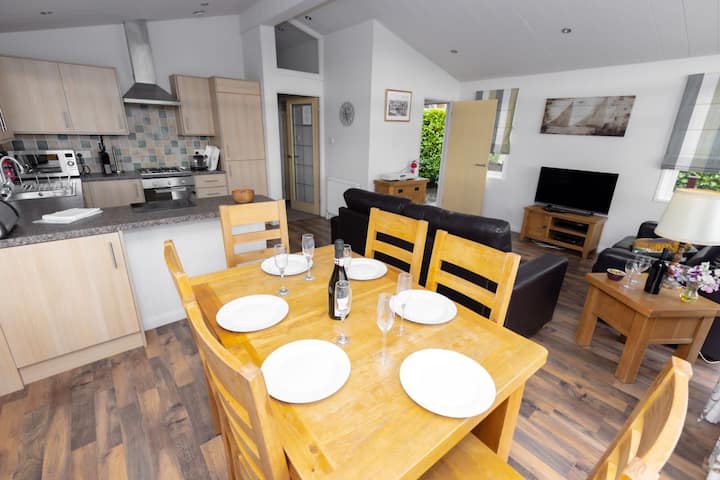 Akuna, Spacious 3 Bed Lodge In Newton Ferrers - Noss Mayo