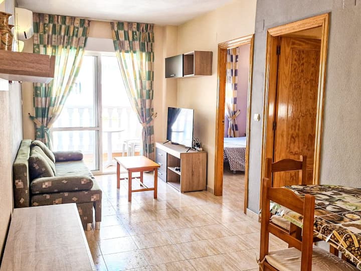 Highly Rated Apartment In Middle Of All 600m Beach - Torrevieja