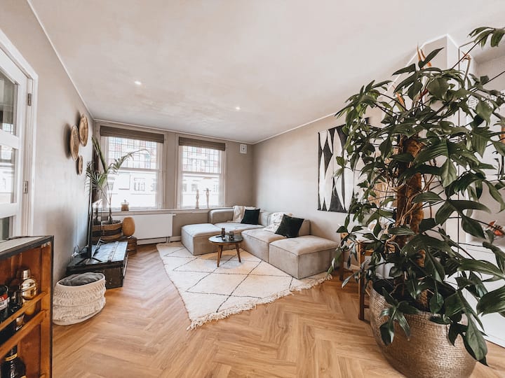 Hip Apartment With Balcony Near Vondelpark - Amsterdam