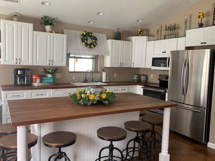 Shady Lakes Escape - Carbondale